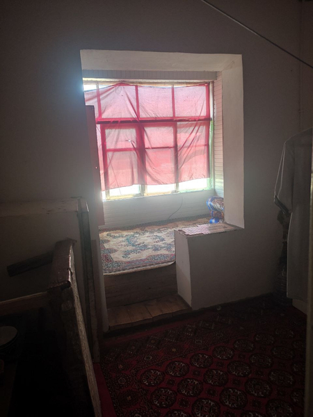 Uy sotiladi 1xonali oʻrtacha remont