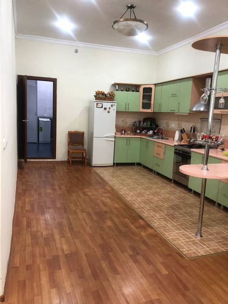 Дом у речки в Кибрае