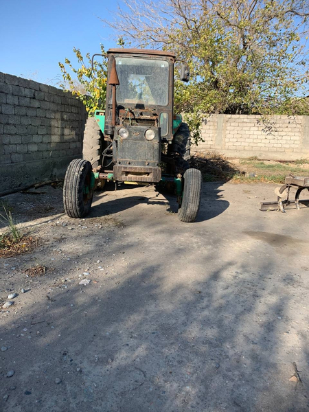 Traktor TTz80 ..