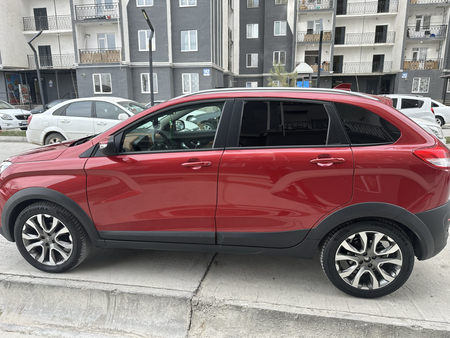 LADA Xray cross сотилади