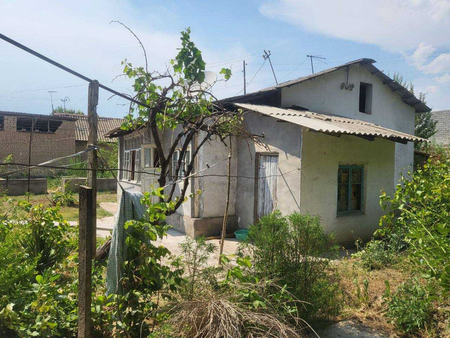 10 sotixlik xonadonimiz sotiladi
