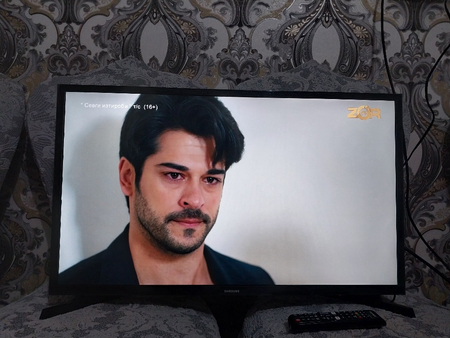 Samsung 32 original TV  18 Kanal kursatadi