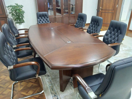 Ofis uchun mebel