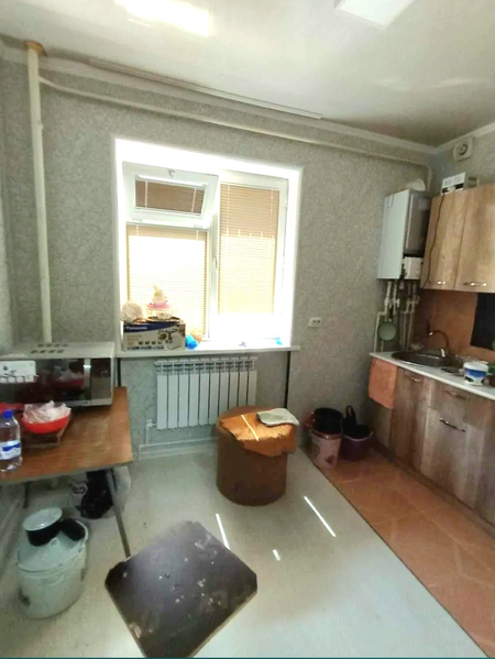 Сотилади. ЯнгиХаёт т. 8-худуд. 3/2/7.  73м²