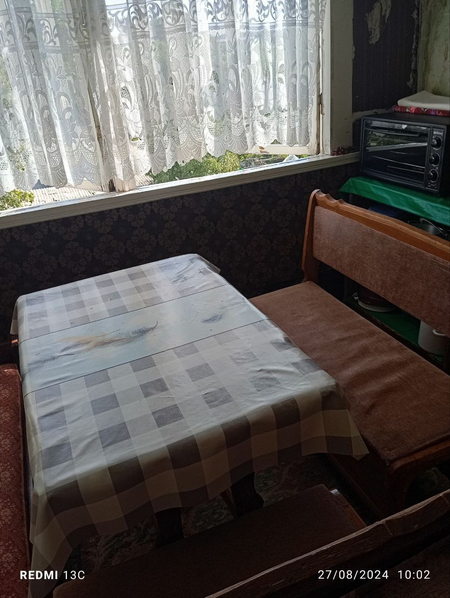 Ахмад Югнакий 2/4/5 Продается Квартира Улутшенка 2.6 Балкон