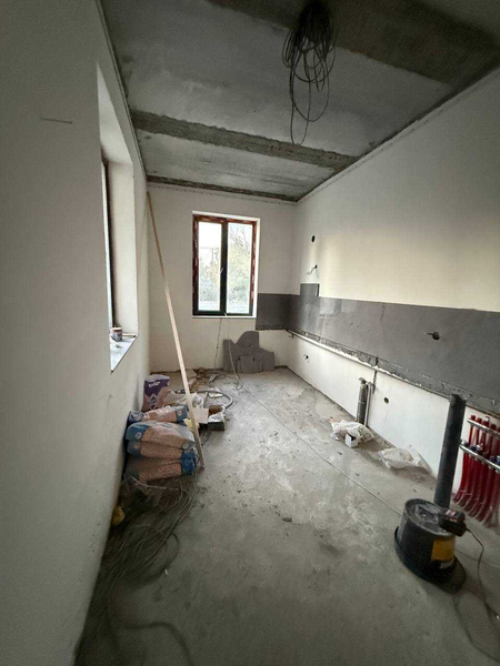 Сергели Кия автосалон оркаси 1,1соток 5хона