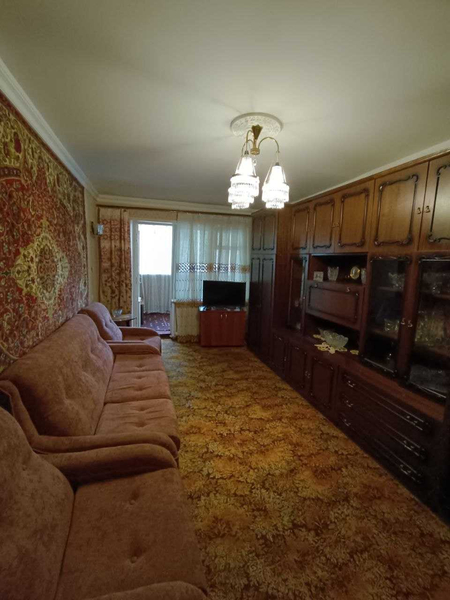 Продается квартира буюк ипак йюли место 3в4/3/5 кирпич 67м²