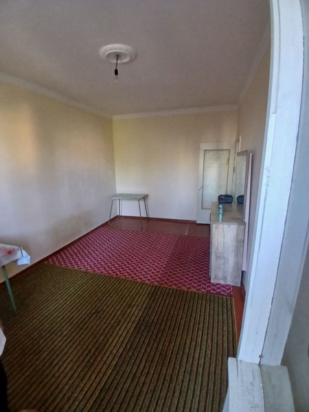 1-комнатная квартира, переделанная в 2-комнатную, в 6-м квартале Юнуса