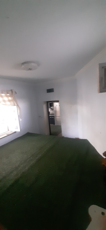 Hovli sotiladi 4 xona 2 tiraska xammom tualetlari oshxona 60m$i