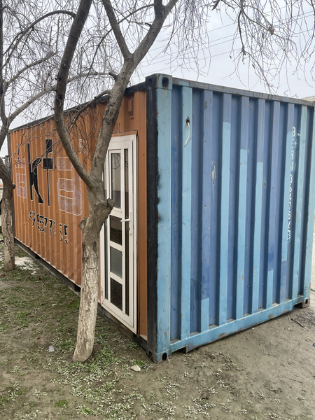kontiner sotladi