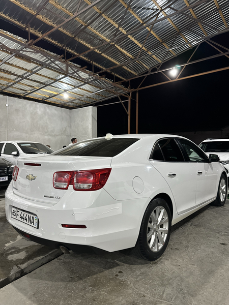 Chevrolet Malibu 1-3pozitsa