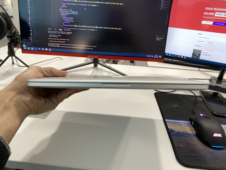 Macbook pro i5 holati yahshi