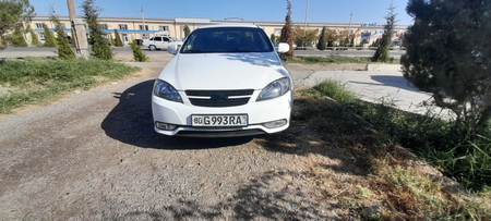 Lacetti AT 1,5 sotiladi