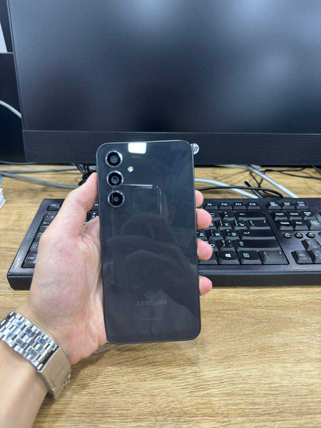 Samsung A54 8/128 Sotiladi holati ideal 9 oy ishlatilgan