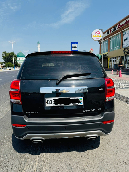 Captiva 2015 3+ qora