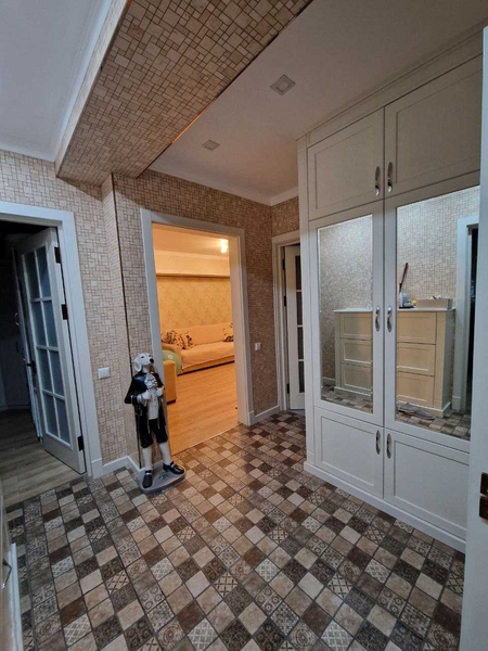 Сотилади продается 4/3/4 ,ц-4,метро Абдулла Кодырий