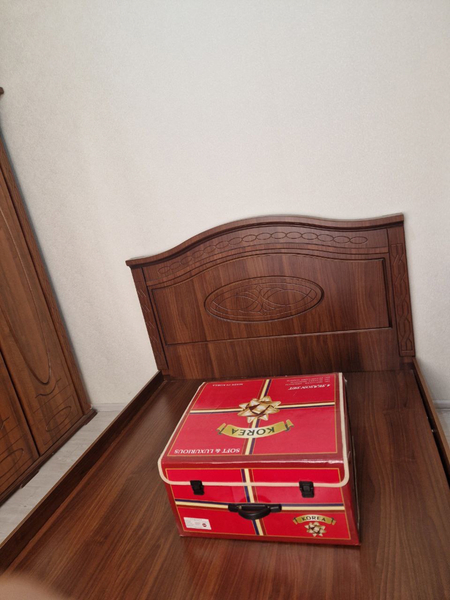 Срочно продаю хорошый мебель