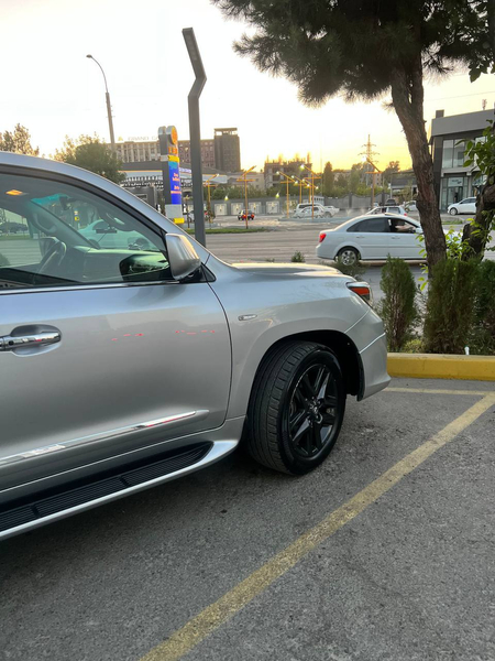 Lexus lx570 в идеальном состоянии