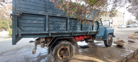 Gaz 53 sotiladi.