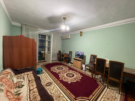 Квартира сотилади срочно Илтимос реально оладиганлар тел килсин