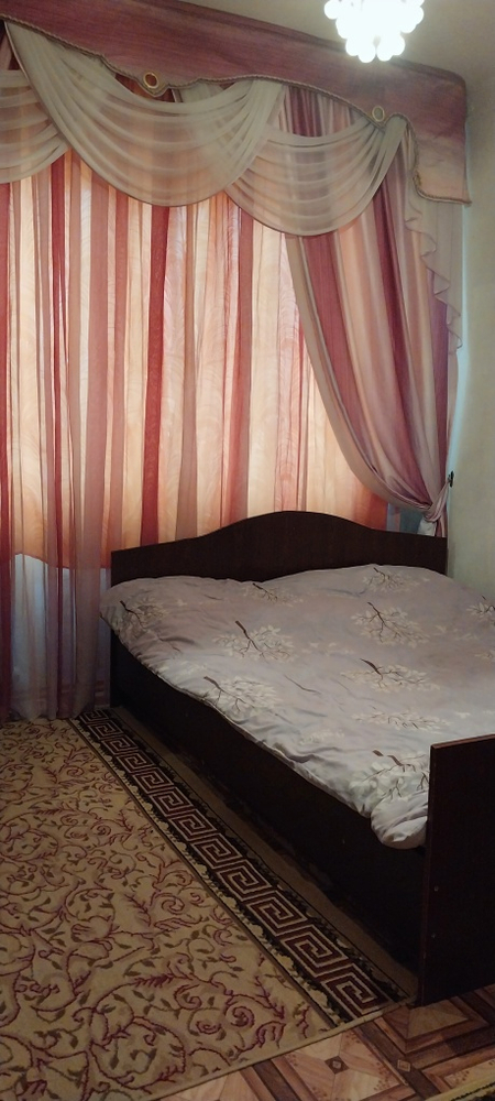 Uy sotiladi Uvaysiy MFY Oydin hayot 11uy 62 xonadon 3-qavat ĝishtli Ak