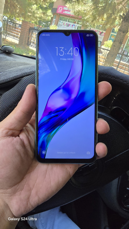 Redmi note 11E 4+2/128gb srochno sotiladi