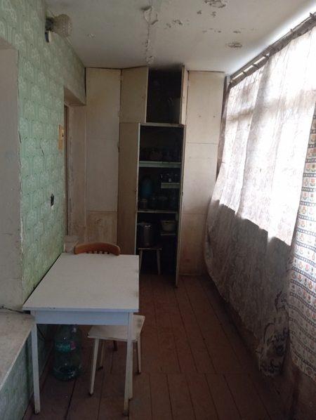 Срочно Продаётся квартира на 1 этаже 3-х комнатная в кирпичном доме.
