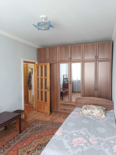 СРОЧНО! Продается 2 комнатная квартира возле метро Ойбек (96825)