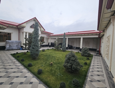 Дурмон маҳалласи Баҳор кӯчасида евроуй сотилади.