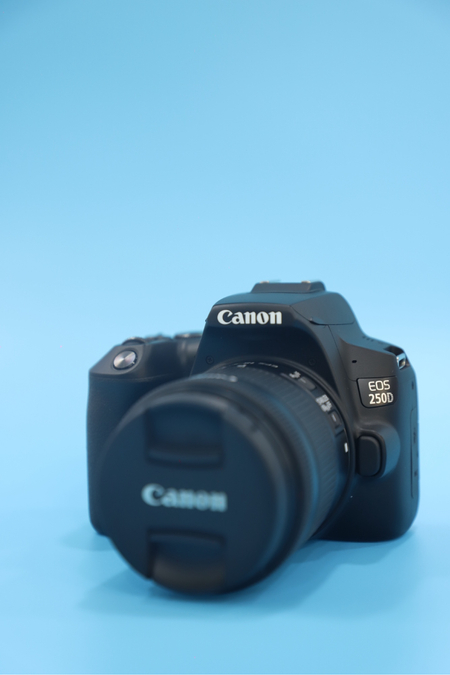 Canon 250D 18-55mm STM deyarli yengi