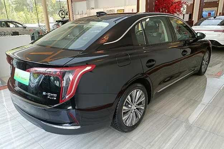 Hongqi EQM5 это Элегантность и мощь в каждом километре!!!