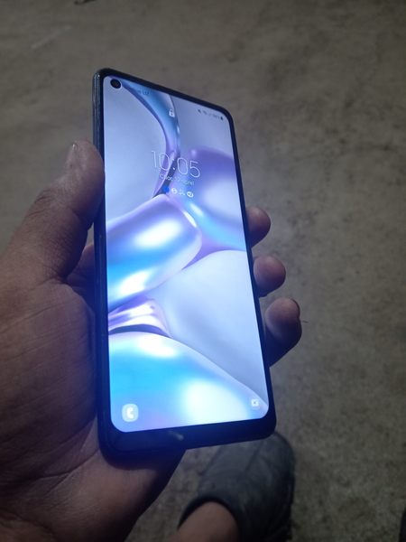 Samsung galaxi a21s holati yaxshi