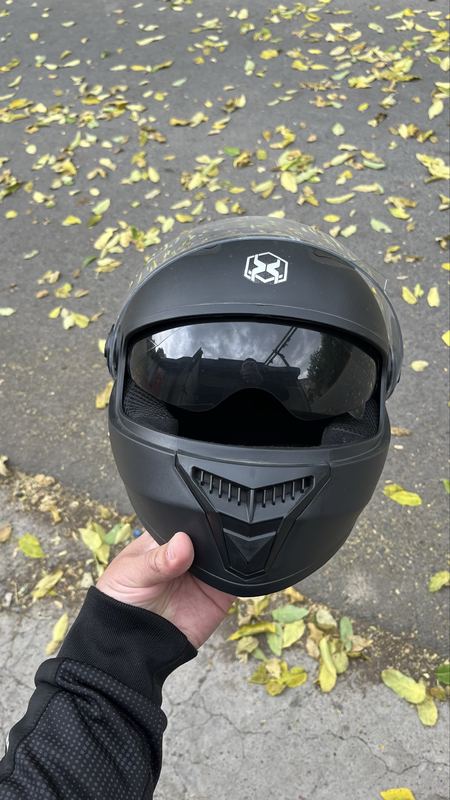 Продаётся два шлема по цене одного