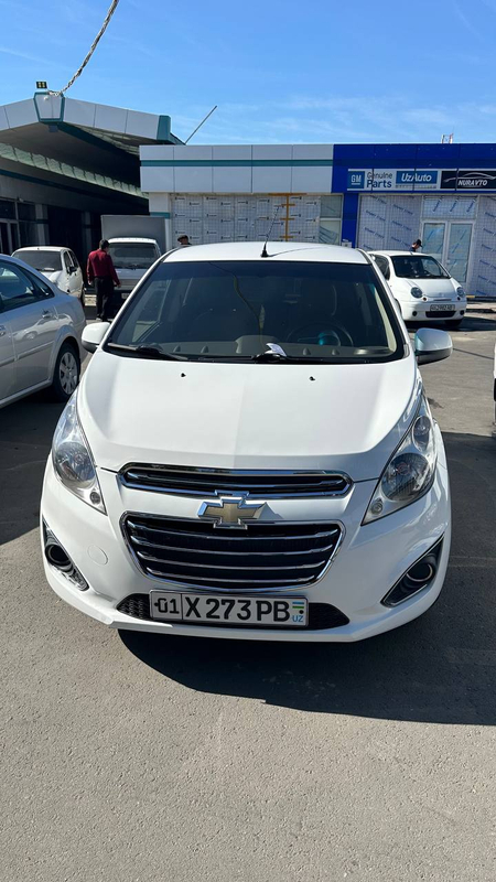 Срочна продам Спарк автомат