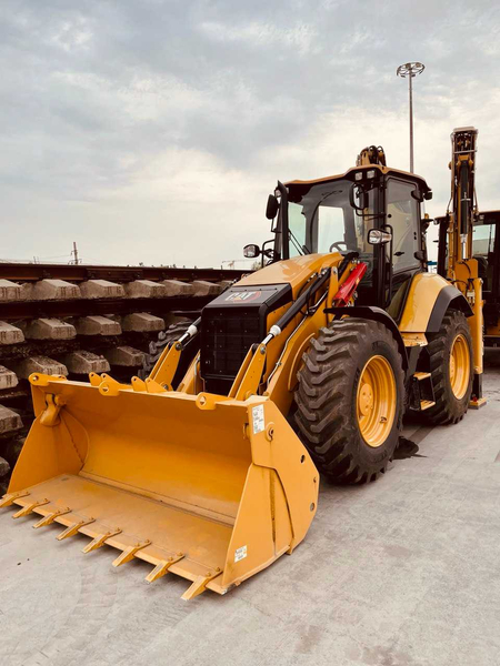 Экскаватор погрузчик Cat 444