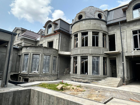 Амир темур махалля, Продаётся Евро дом  (каробка)