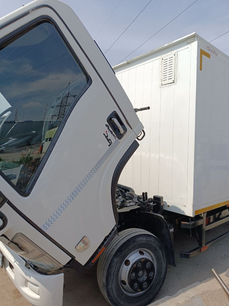 Isuzu сотилади пробег 480000 халол тоза