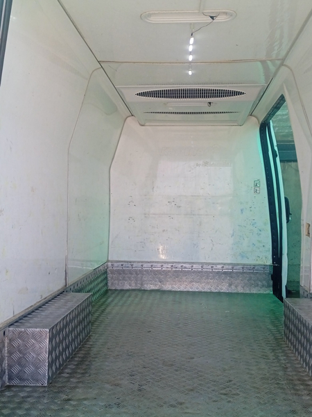 Mers sprinter 2006 yil