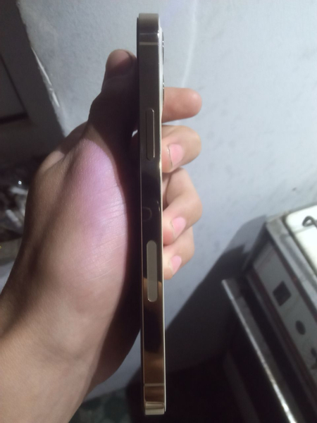 Iphone 12 pro kafolati bilan