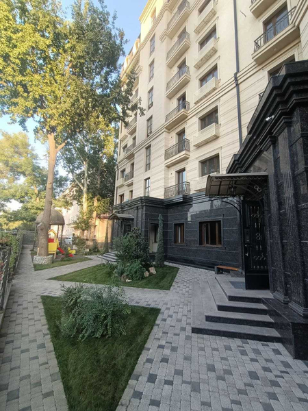 Продаются квартиры в кирпичном ЖК Сайрам (Ташкент, улица Сайрам 27)