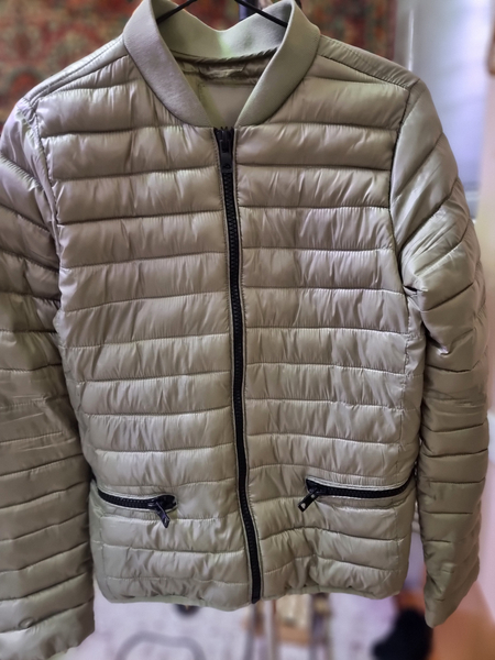 Продам куртки женские