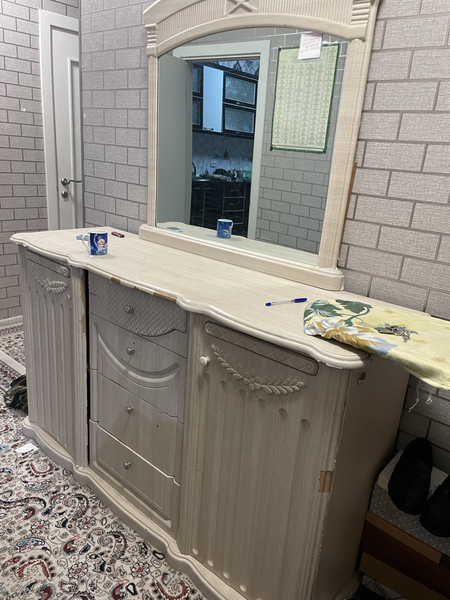 Mebel sotiladi komplekt pul zaril 1 qol tutilgan