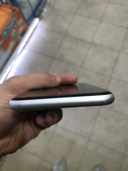 iPhone 11 в белом цвете
