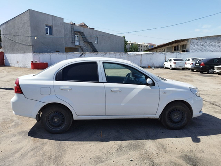 Nexiya sotiladi arzon narxda