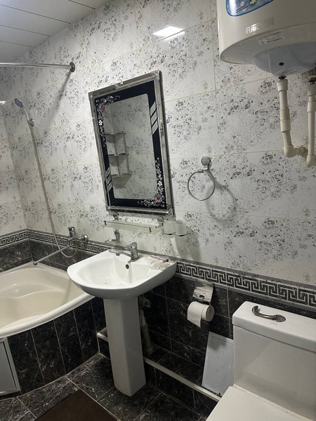 3 xonali kvartira tez va arzon sotiladi