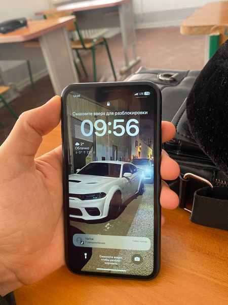 iPhone XR 128 gb 82% face trutone