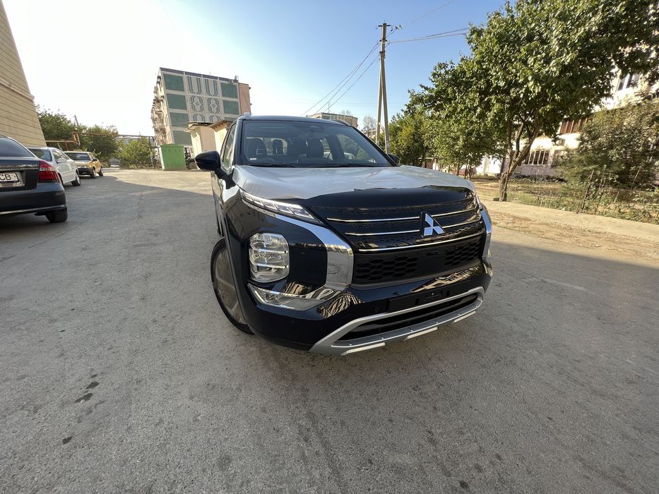 Mitsubishi Noviy Polniy full god 2023