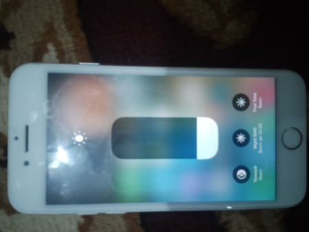 I phone 8 rangi oq
