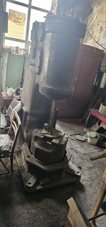 Продаётся оборудование Молот.