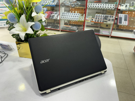 Acer 8 gb ram 256 ssd 500 gb hdd ofis ishlari uchun juda ishlaydi